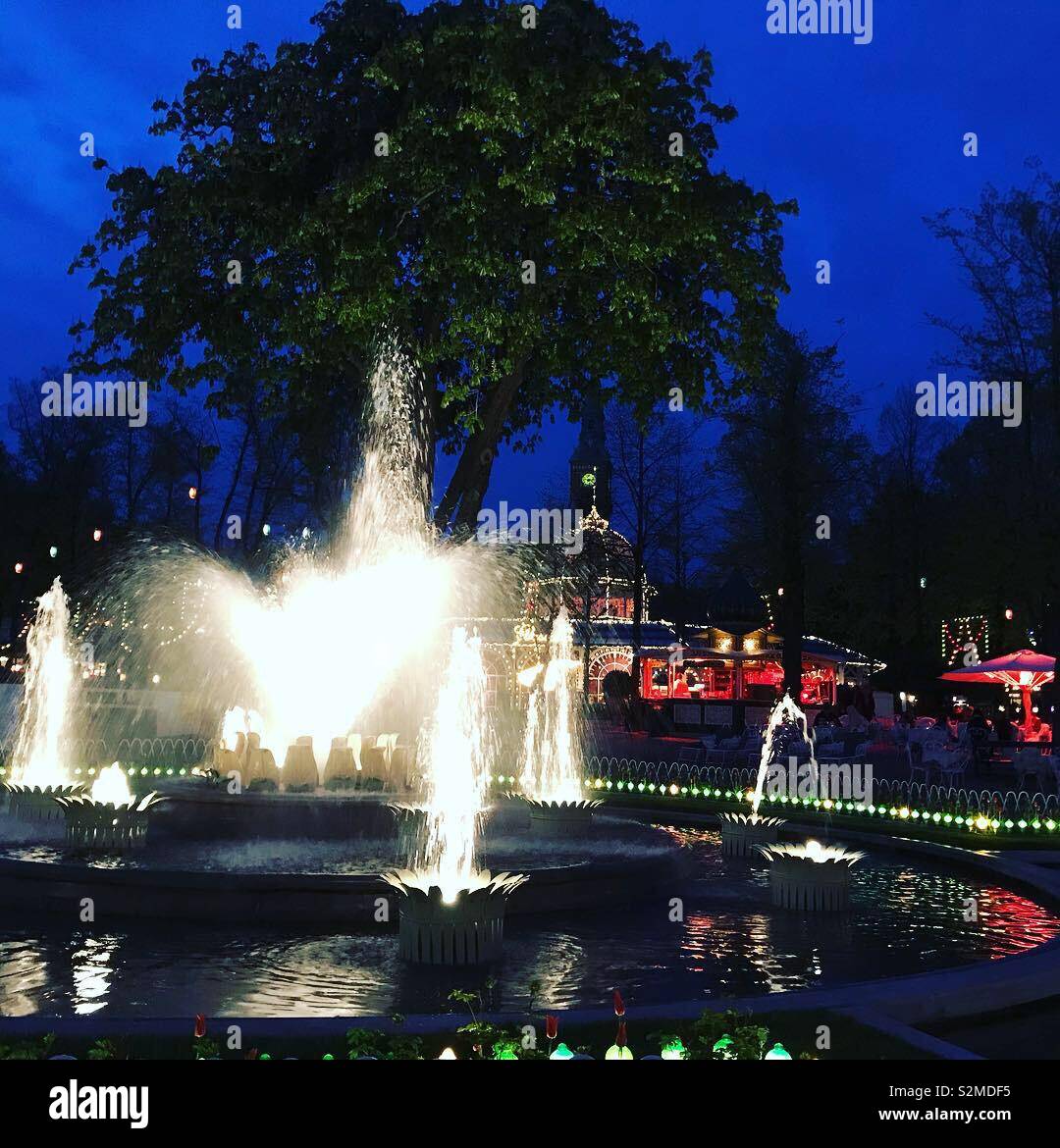 Fairy fountains hi-res stock photography and images - Alamy
