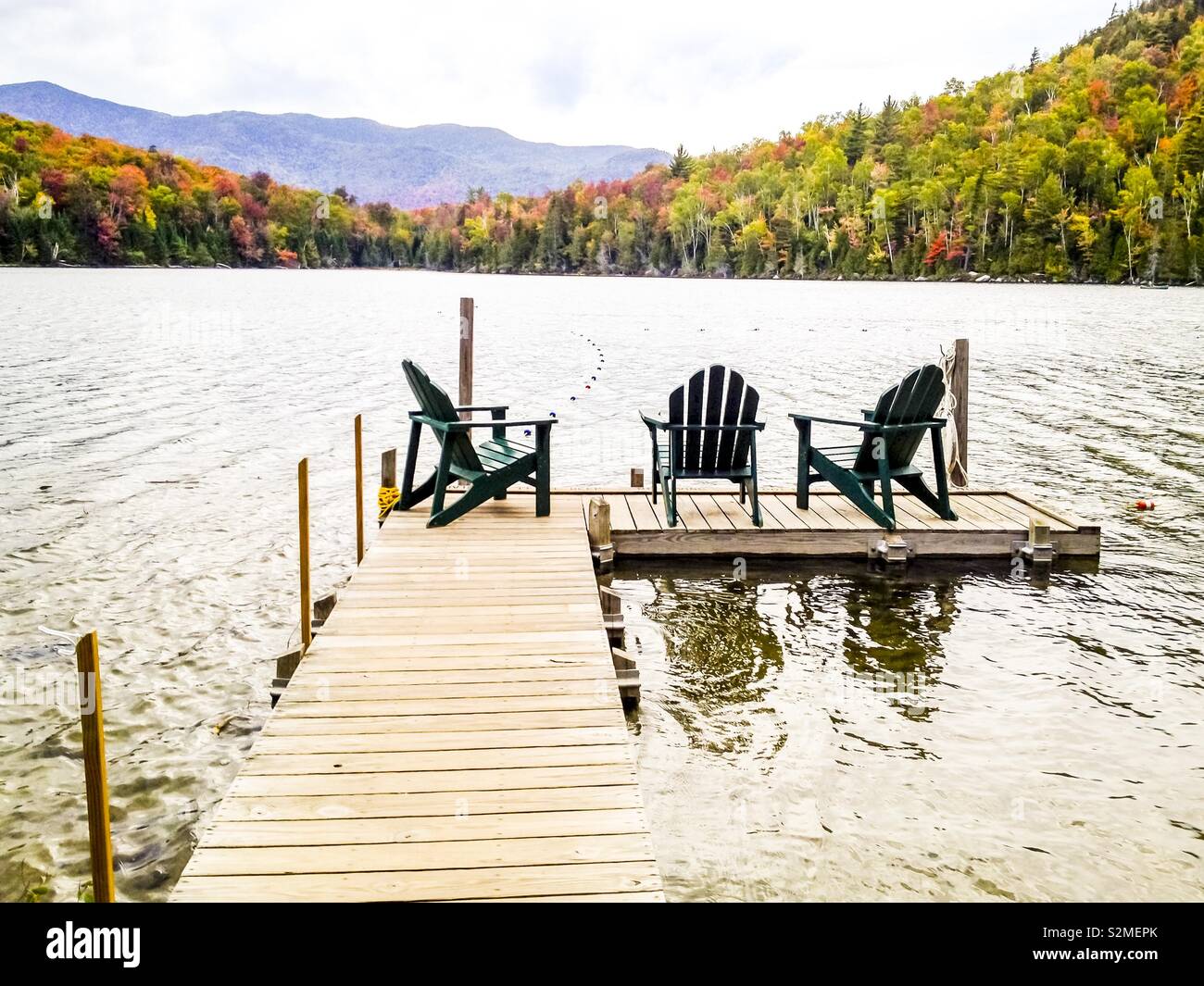 Adirondack chairs by the water hi-res stock photography and images - Alamy