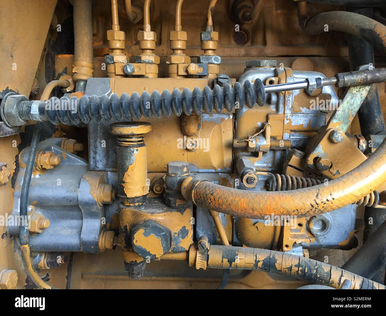 Yellow machine hi-res stock photography and images - Alamy