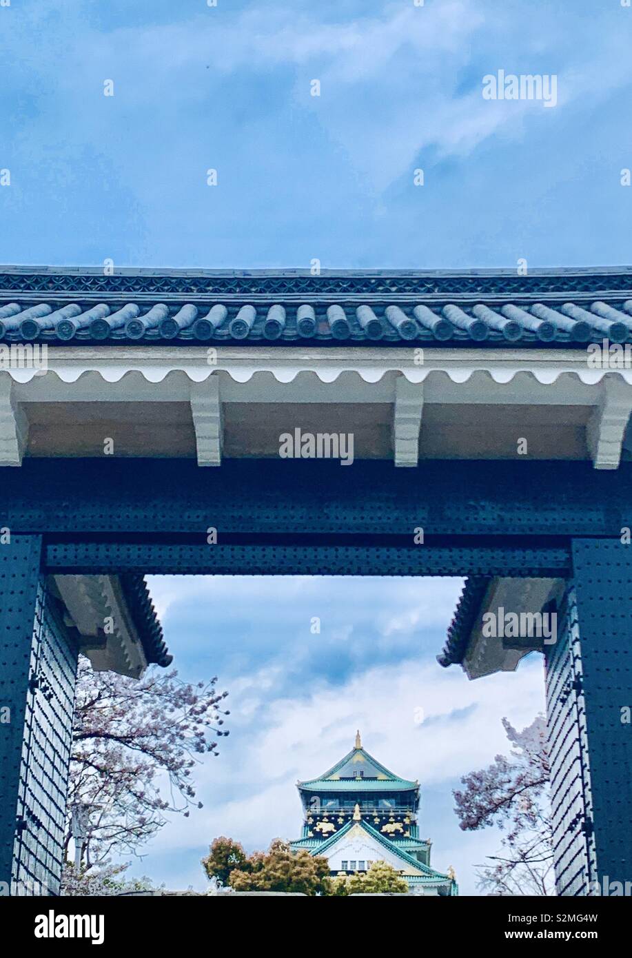 Entrance osaka castle hi-res stock photography and images - Alamy