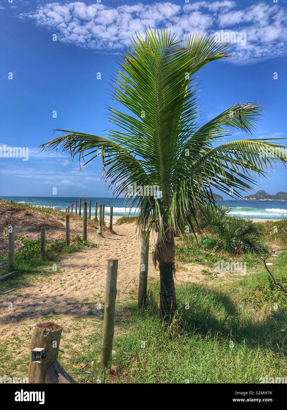 A sandy path to the beach Stock Photo - Alamy