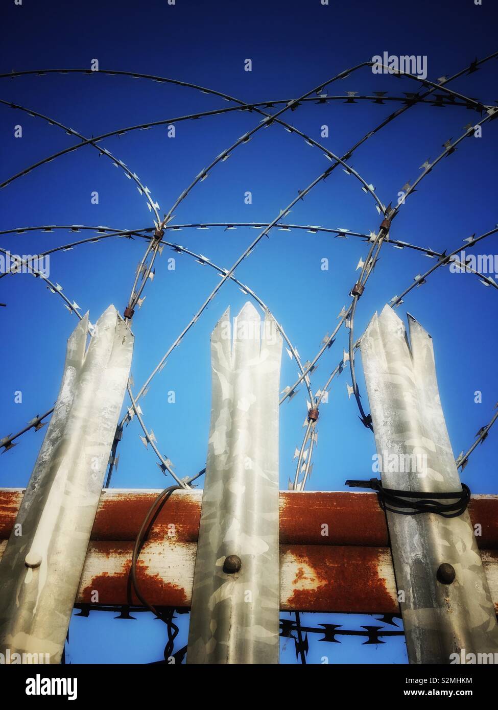 Spiked fence hi-res stock photography and images - Alamy