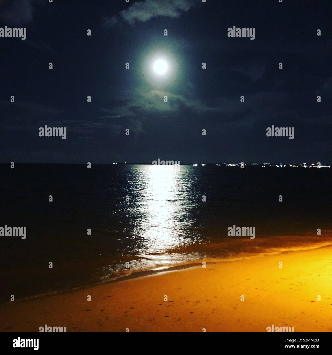 Indian ocean at night hi-res stock photography and images - Alamy