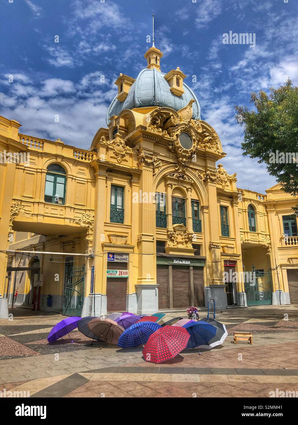 Historical building in downtown Rio de Janeiro, Brazil Stock Photo - Alamy