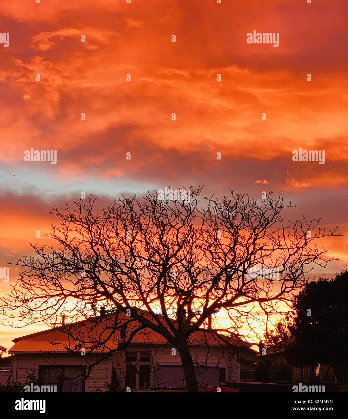 Dramatic_sunrise hi-res stock photography and images - Alamy