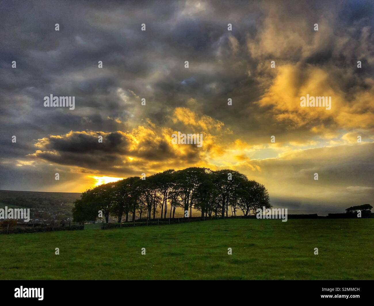 Sunset over Ilkley Moor from Guiseley West Yorkshire Stock Photo - Alamy