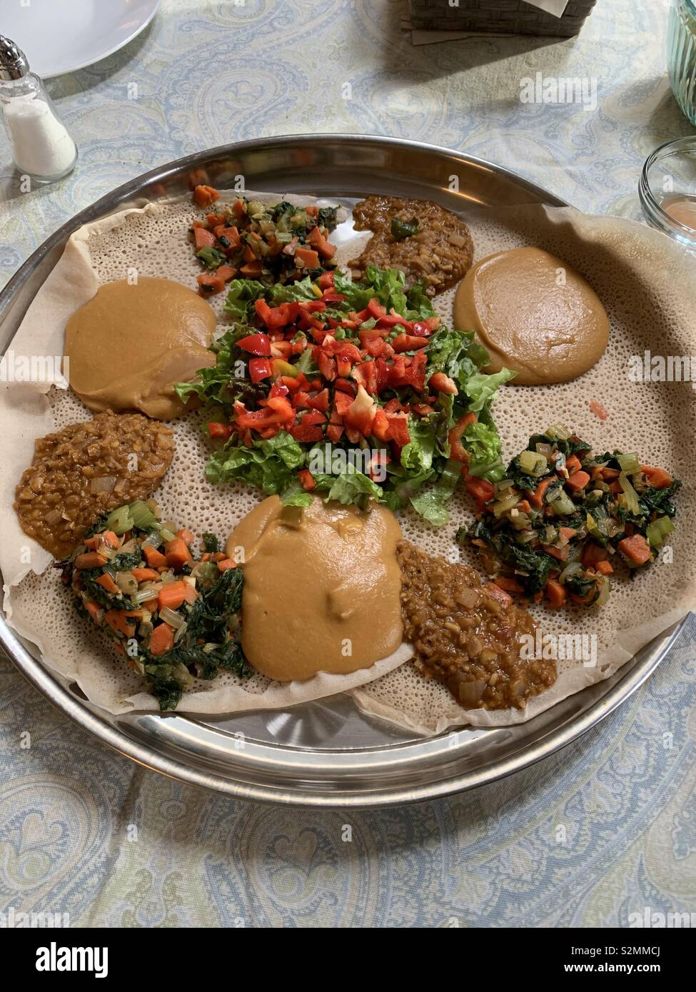 Ethiopian food injera hi-res stock photography and images - Alamy