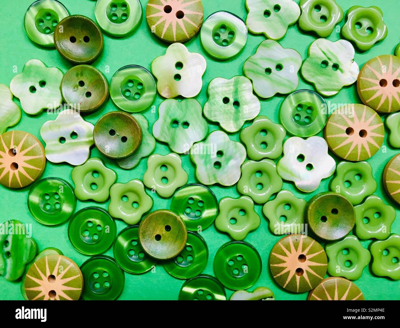 Green buttons hi-res stock photography and images - Alamy