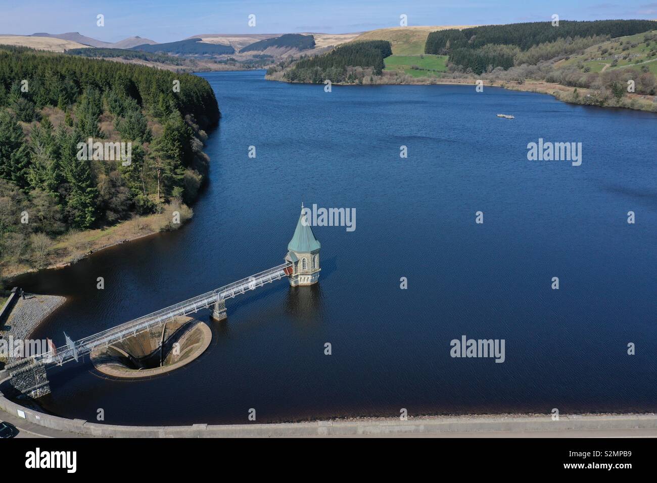 Drone over blue water hi-res stock photography and images - Alamy