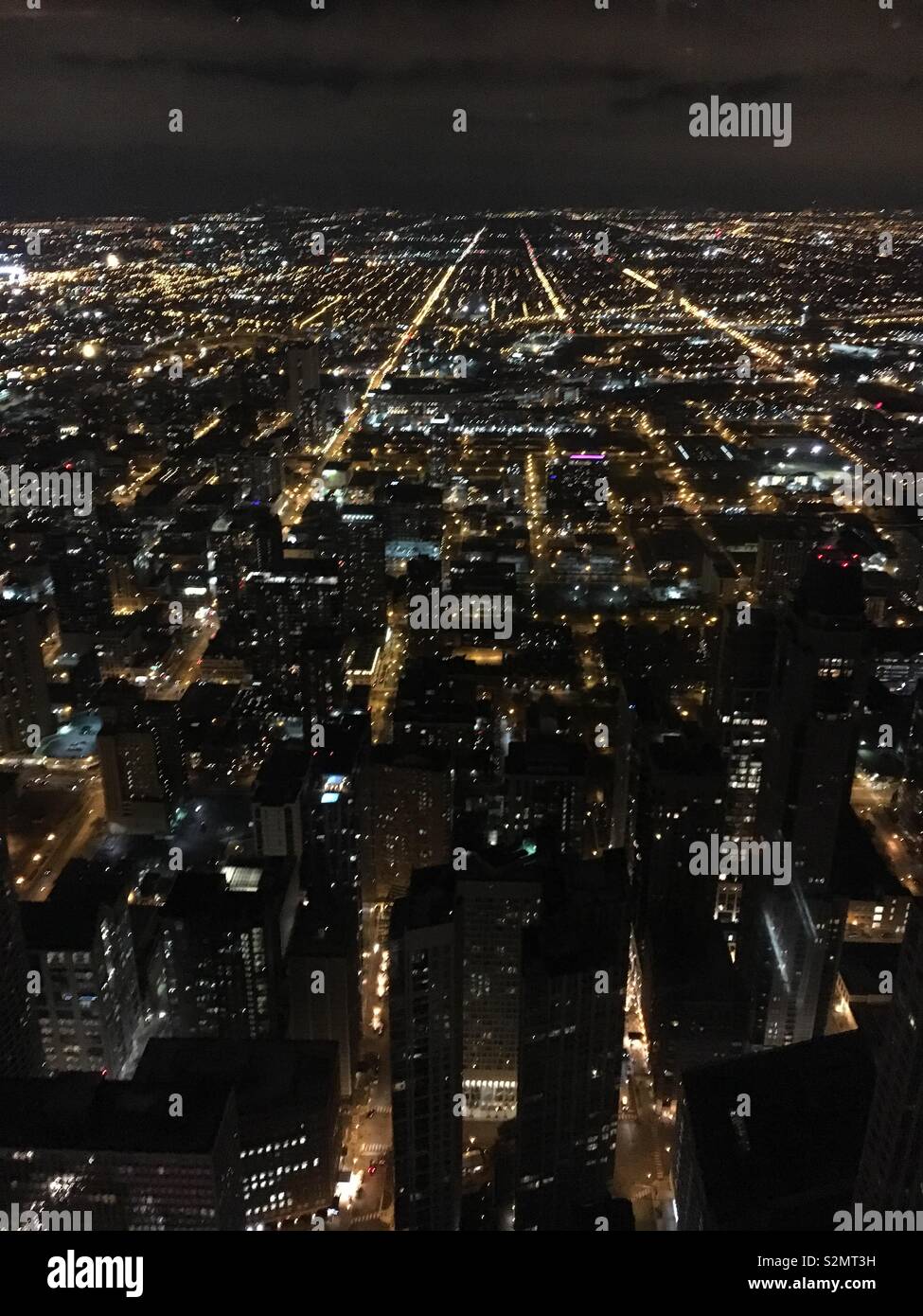 Top of a skyscraper hi-res stock photography and images - Alamy