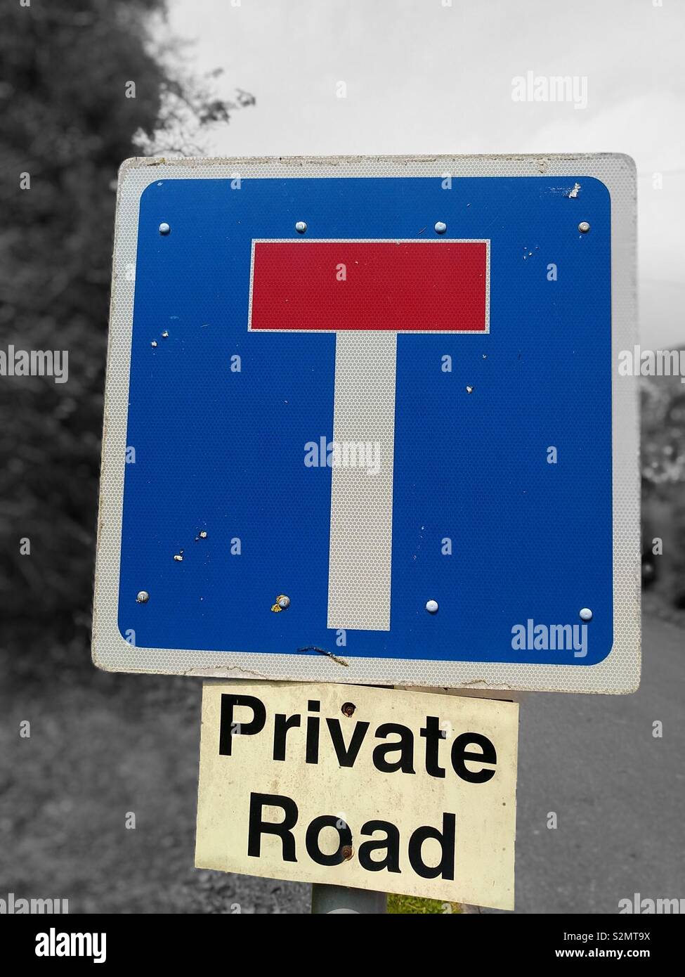 Dead end road sign uk hi-res stock photography and images - Alamy
