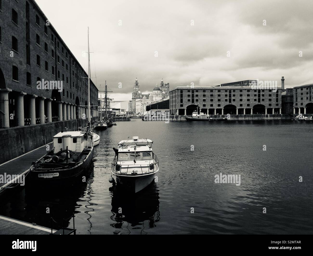 Liverpool Albert Docks Stock Photo - Alamy