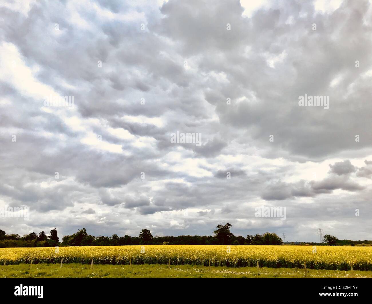 Looming sky hi-res stock photography and images - Alamy