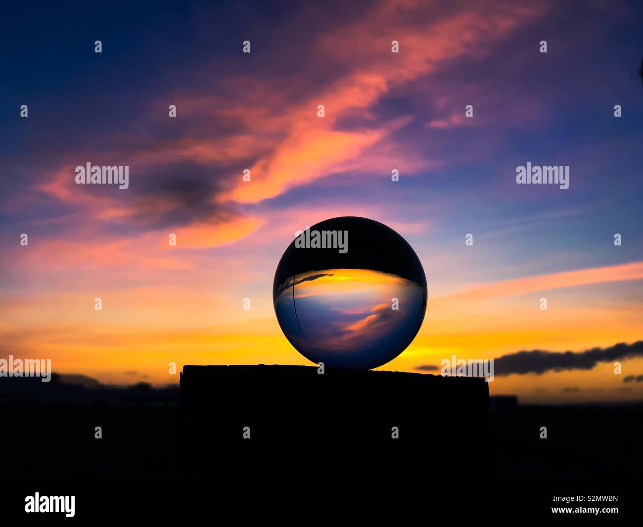 Colourful skies hi-res stock photography and images - Alamy