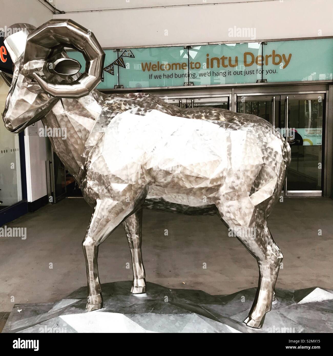 Derby ram statue Stock Photo - Alamy