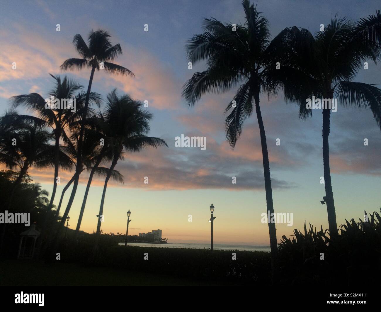 Hawaii sunset hi-res stock photography and images - Alamy