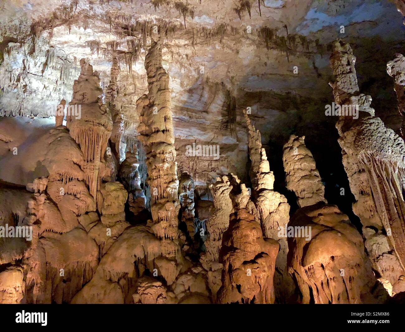 Stalagmites stalactites hi-res stock photography and images - Alamy