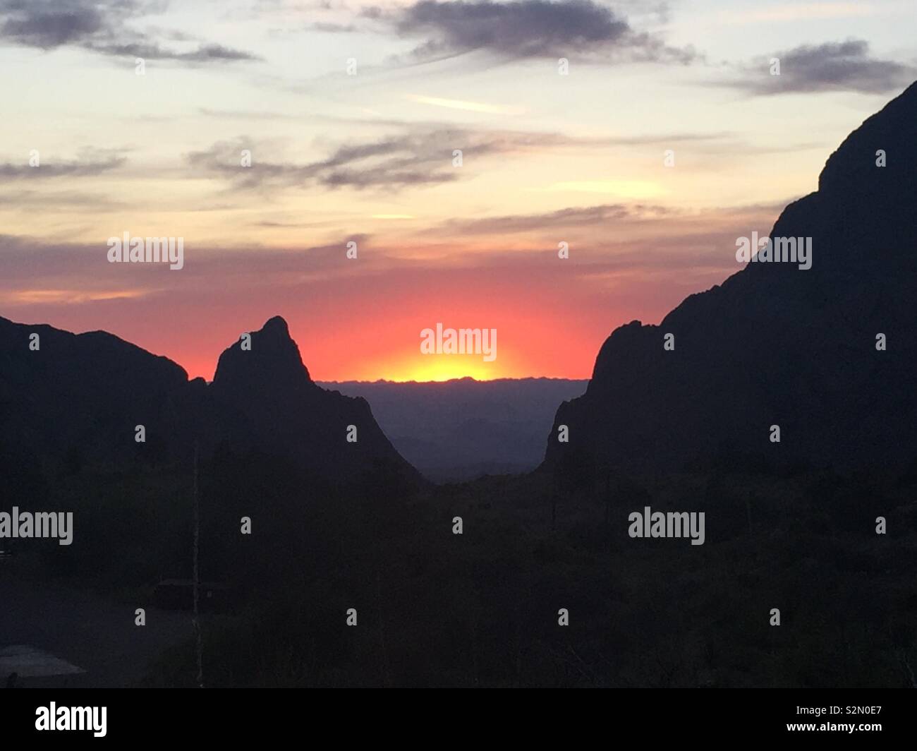 Sunset through a window hi-res stock photography and images - Alamy