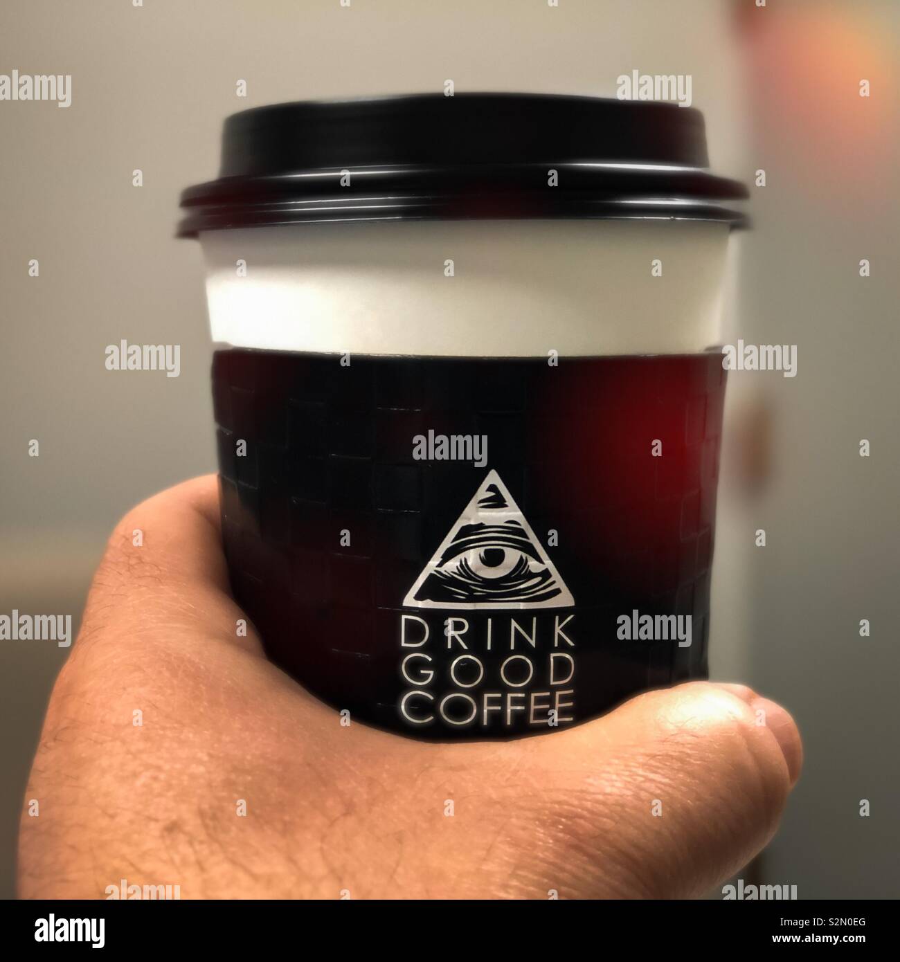 Illuminati hand symbol hi-res stock photography and images - Alamy