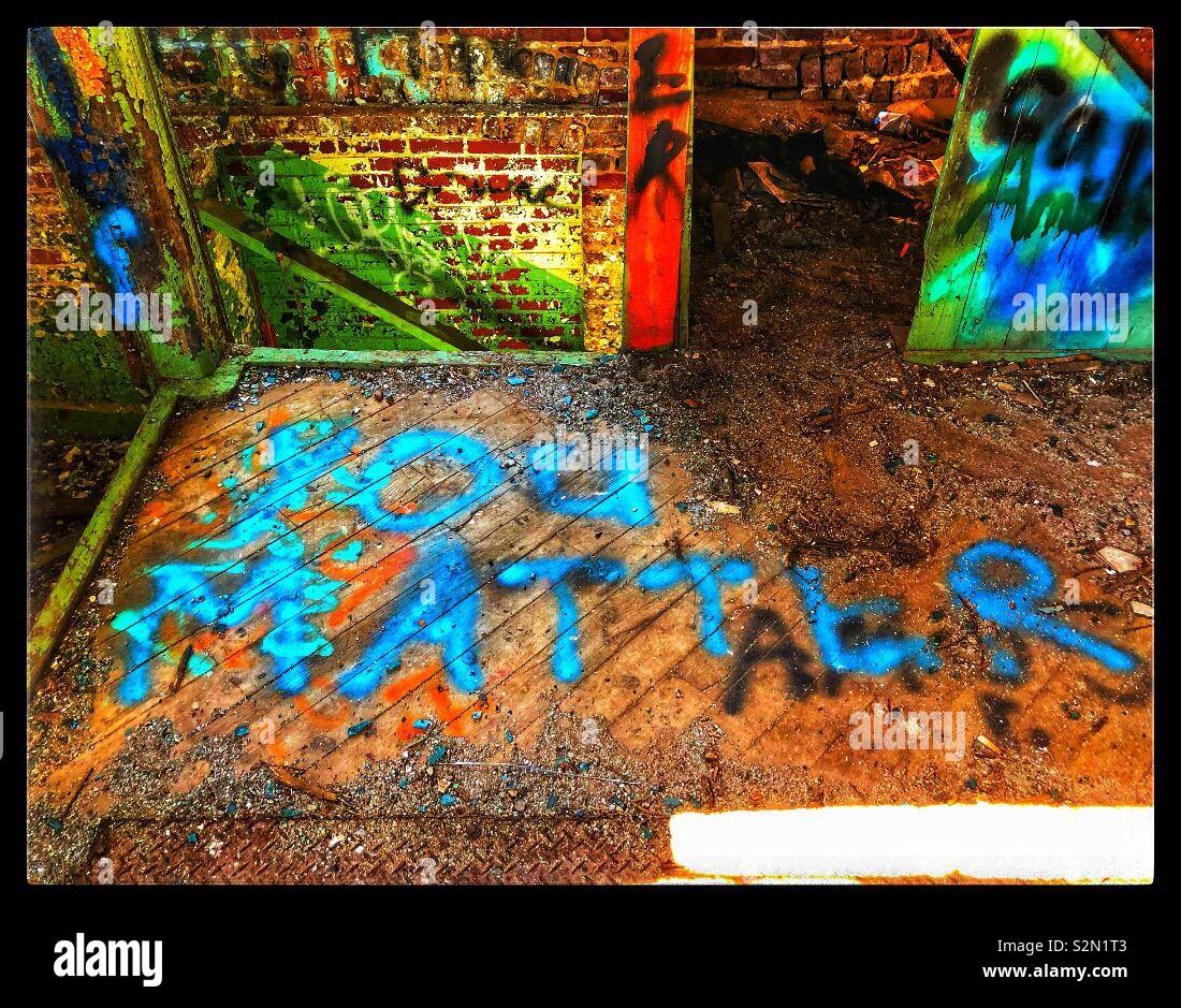 Floor graffiti hi-res stock photography and images - Alamy