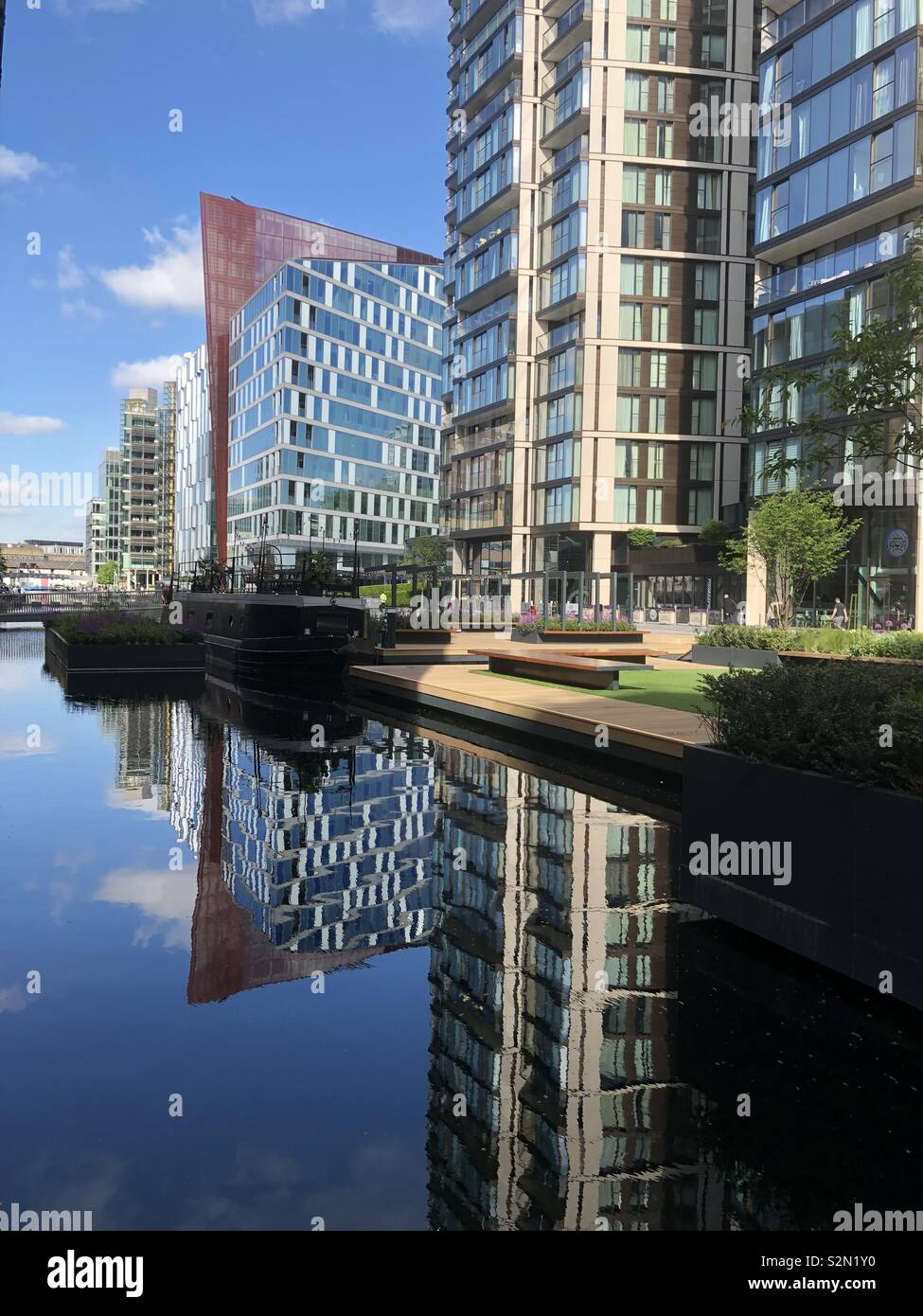 Cool london hi-res stock photography and images - Alamy