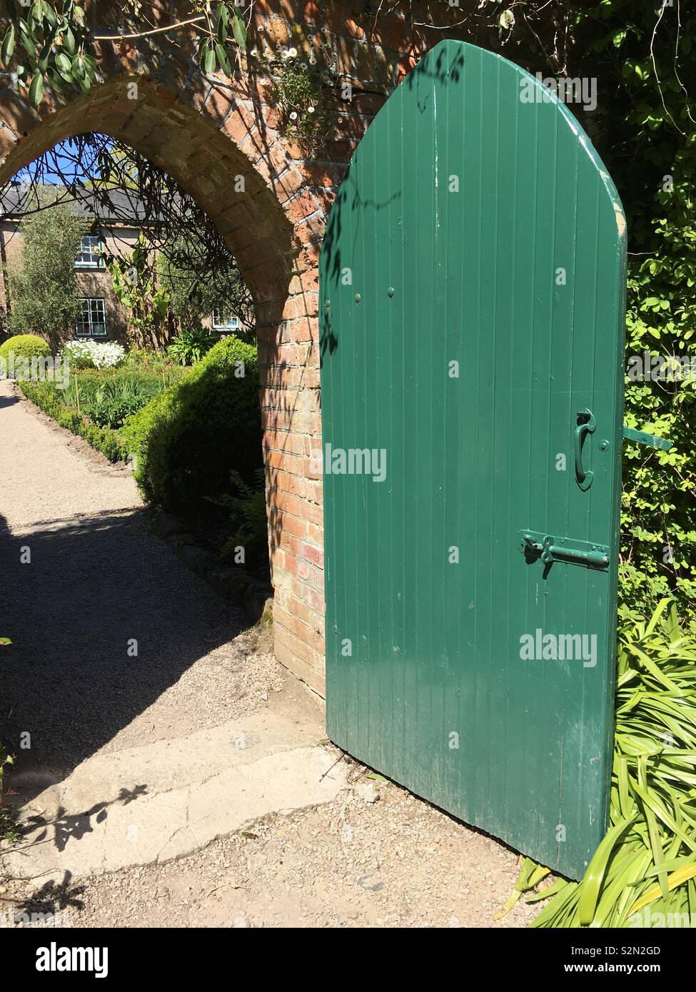 Green gate hi-res stock photography and images - Alamy