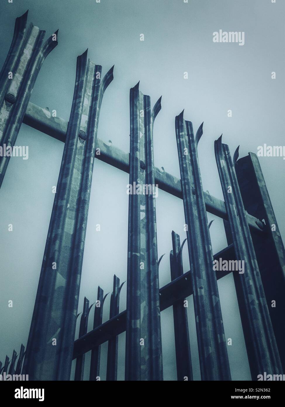 Security fencing hi-res stock photography and images - Alamy