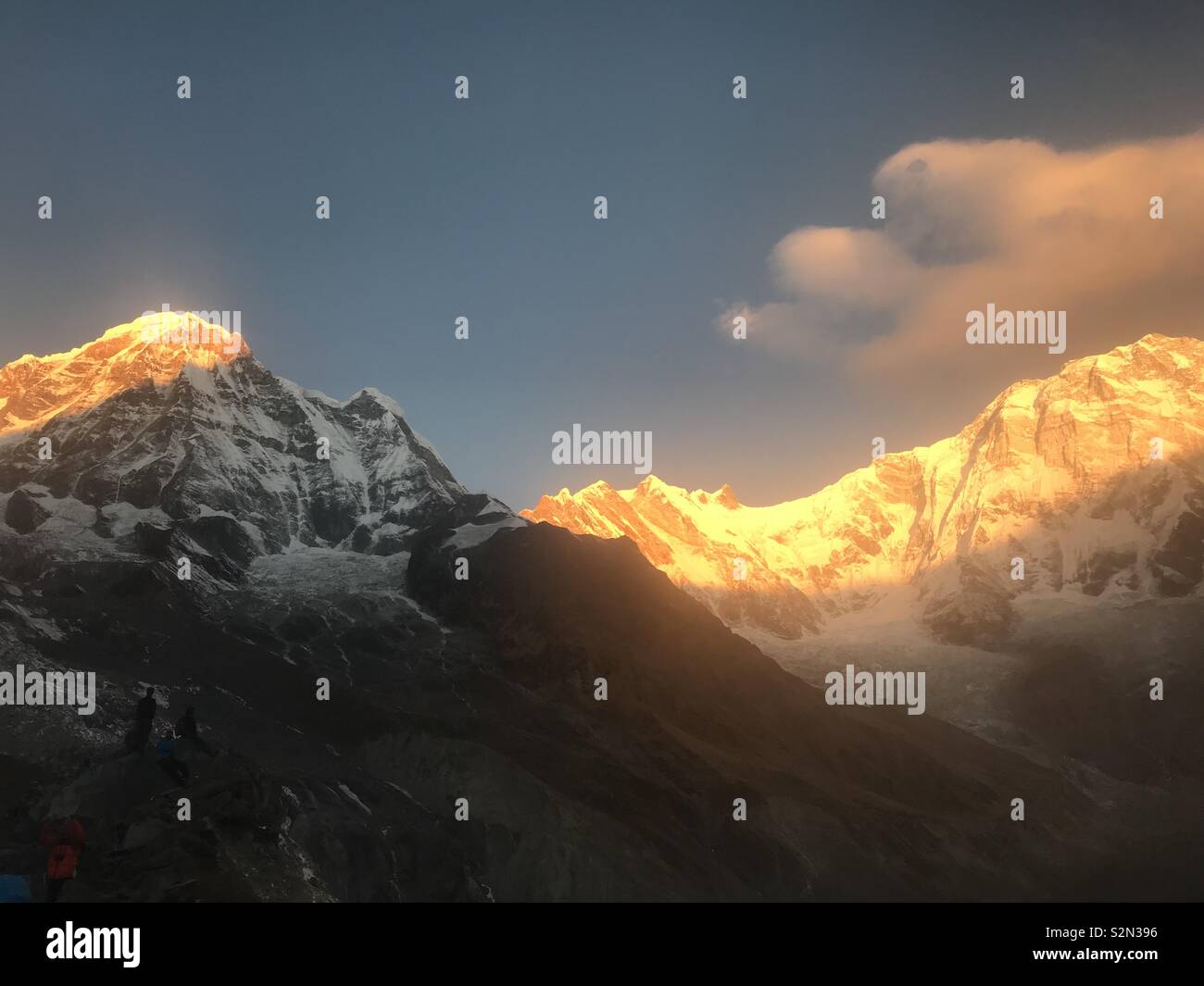 Nepal sunrise mountains hi-res stock photography and images - Alamy