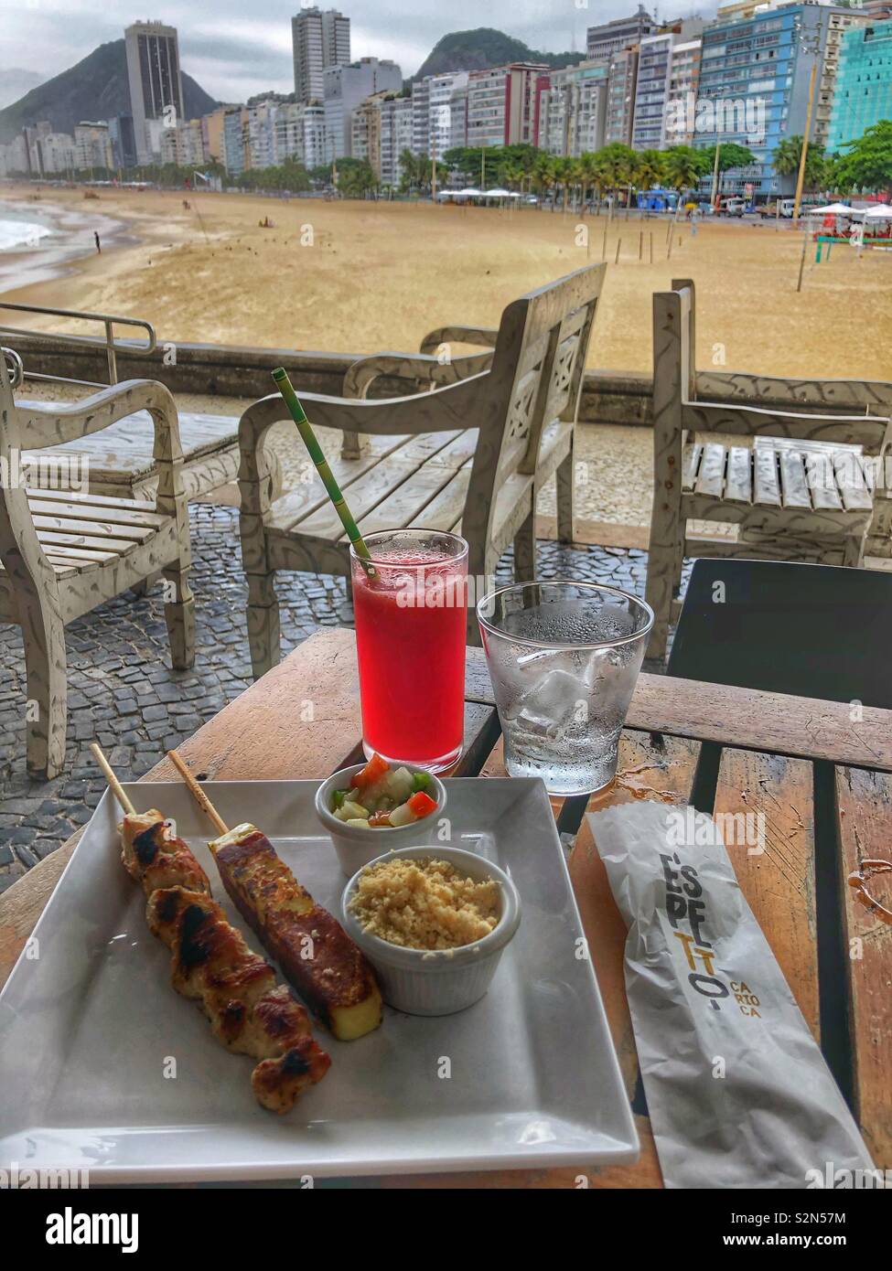 Lunch by the beach hi-res stock photography and images - Alamy