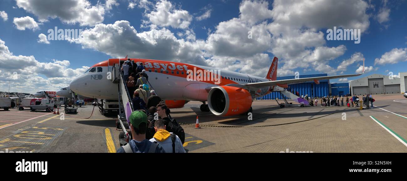 Panoramic view of the experience of boarding an EasyJet flight at Luton ...