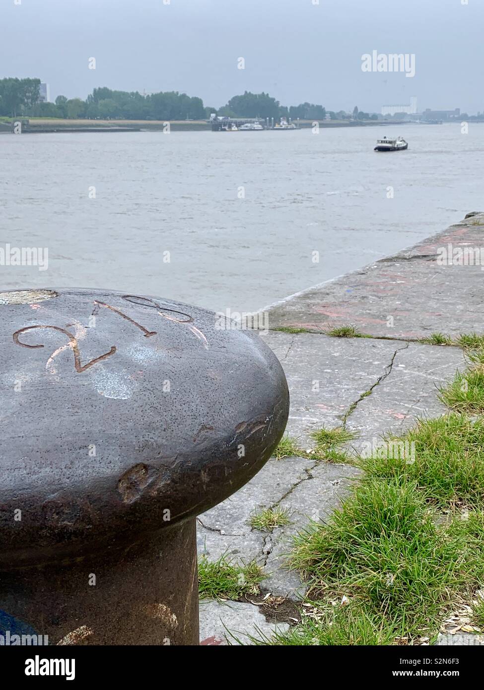 Place of mooring hi-res stock photography and images - Alamy