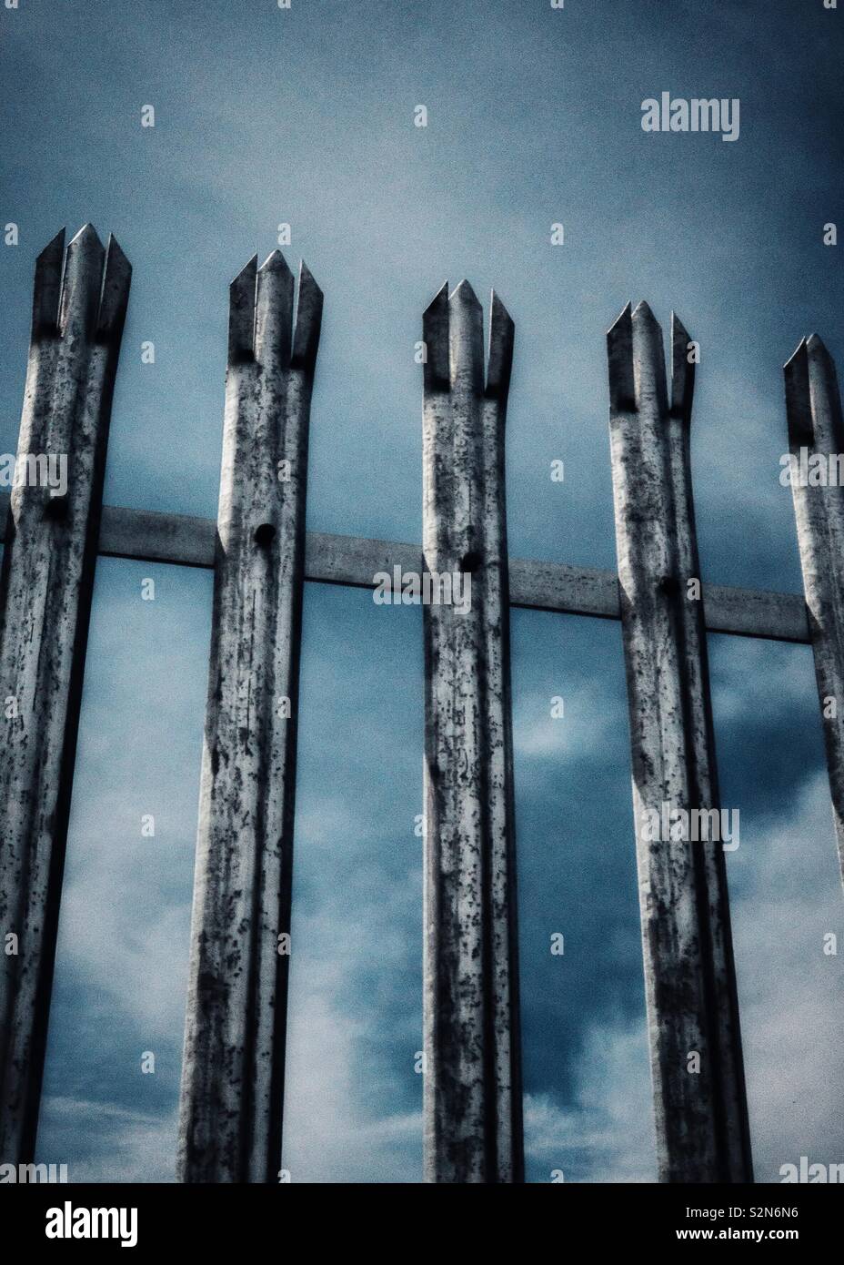 Spiked posts hi-res stock photography and images - Alamy