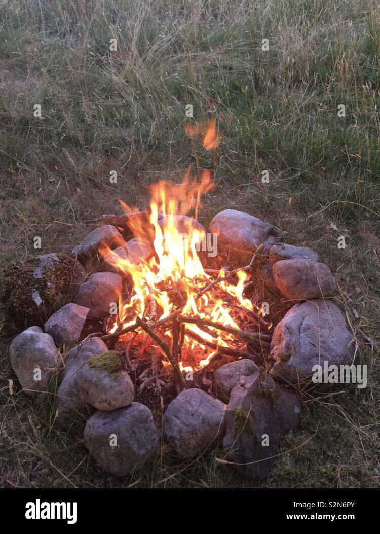 Hot campfire rocks hi-res stock photography and images - Alamy