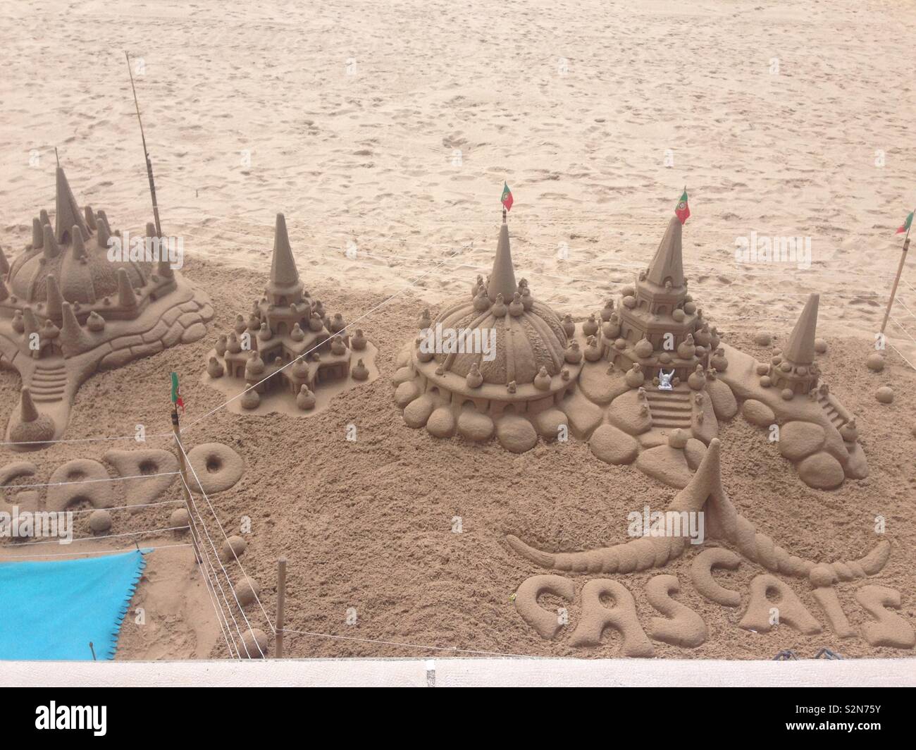 Castles of sand hi-res stock photography and images - Alamy