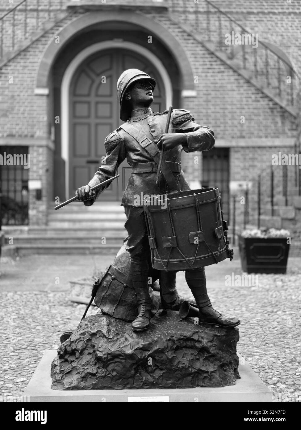Statue drums of the fore and aft hi-res stock photography and images ...