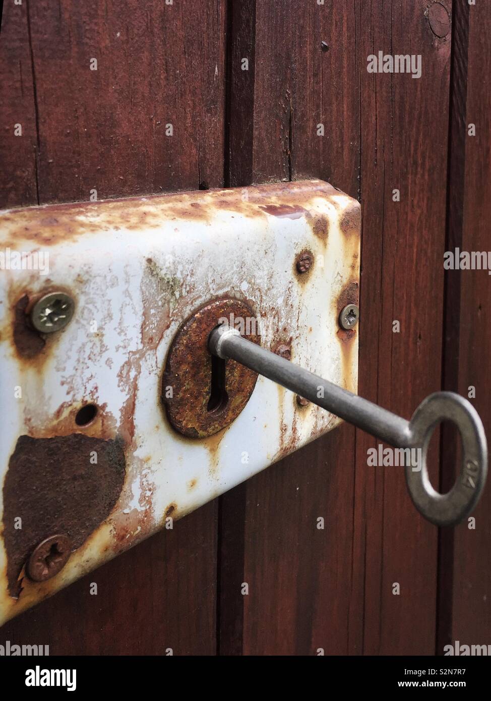 Rusty door lock hi-res stock photography and images - Alamy