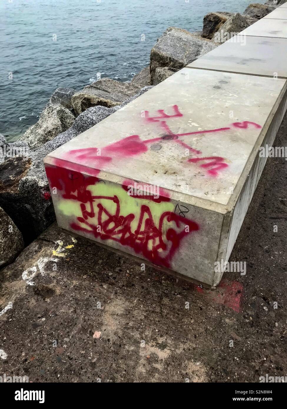Brixham harbour lighthouse hi-res stock photography and images - Alamy