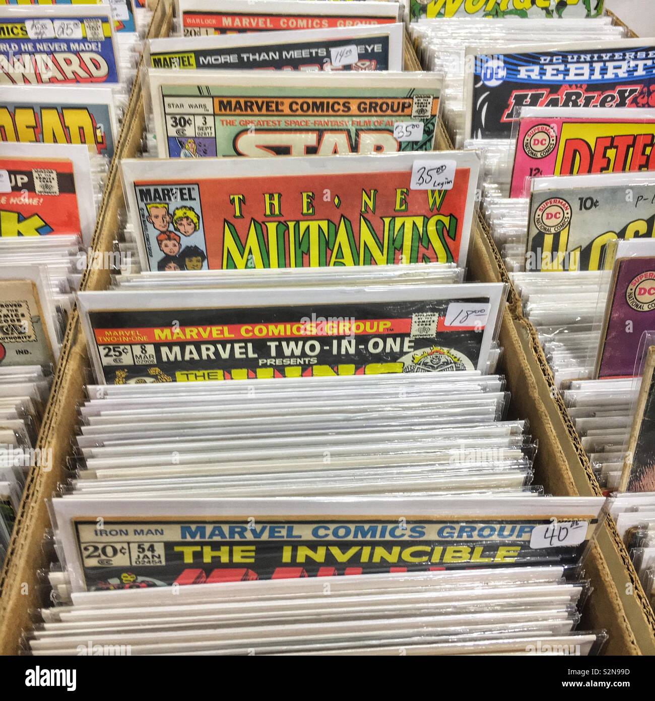 Marvel comic books hi-res stock photography and images - Alamy