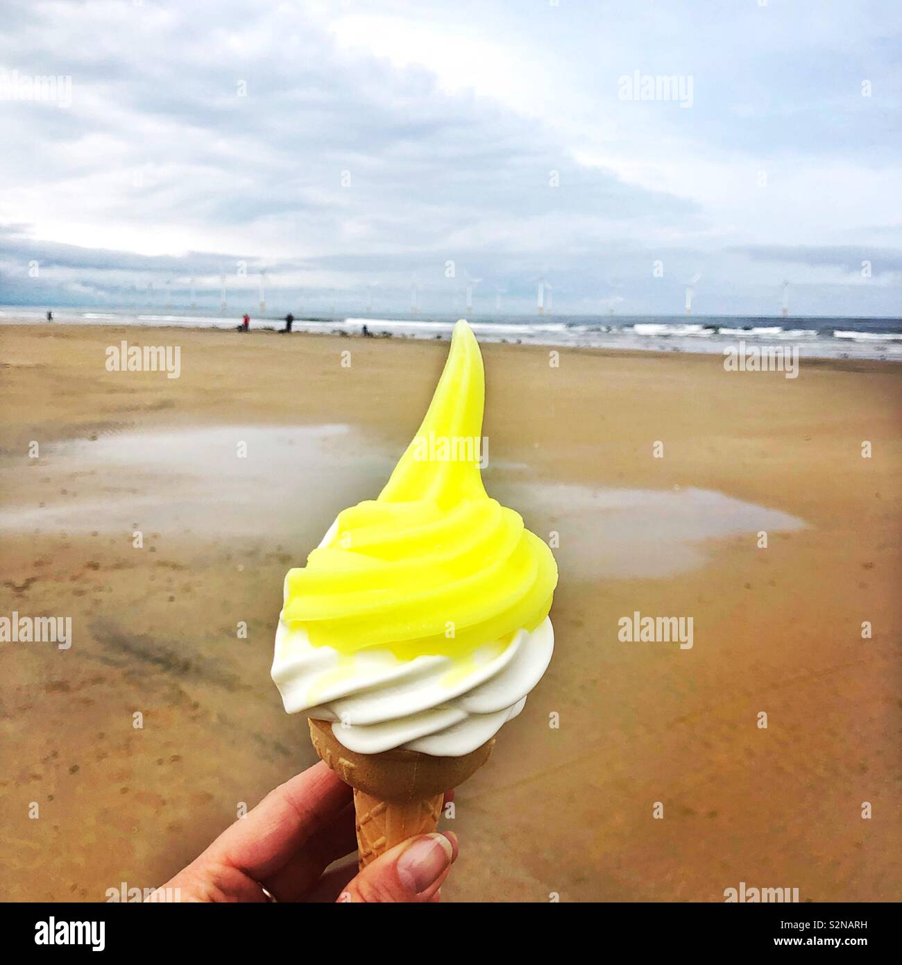 Ice cream lemon top hi-res stock photography and images - Alamy