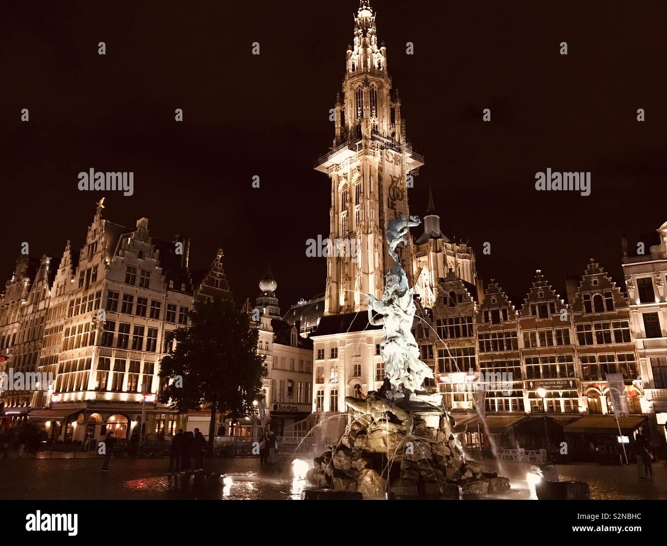 Antwerp at night Stock Photo - Alamy