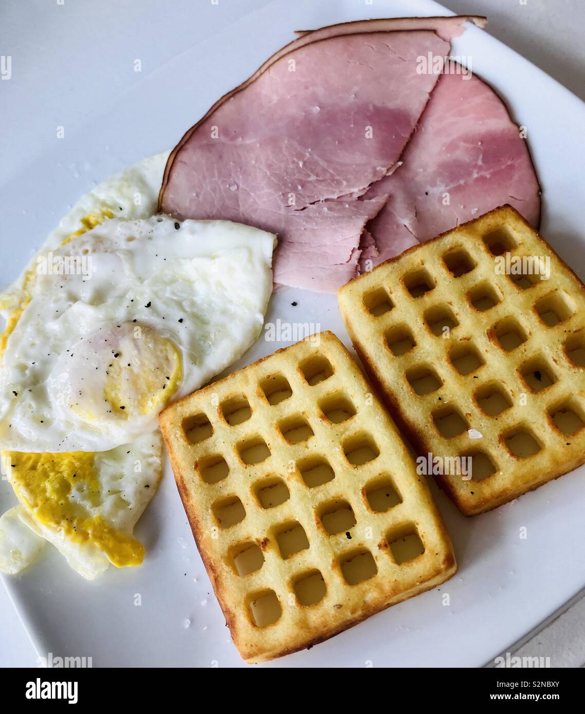 Ham and egg hi-res stock photography and images - Alamy