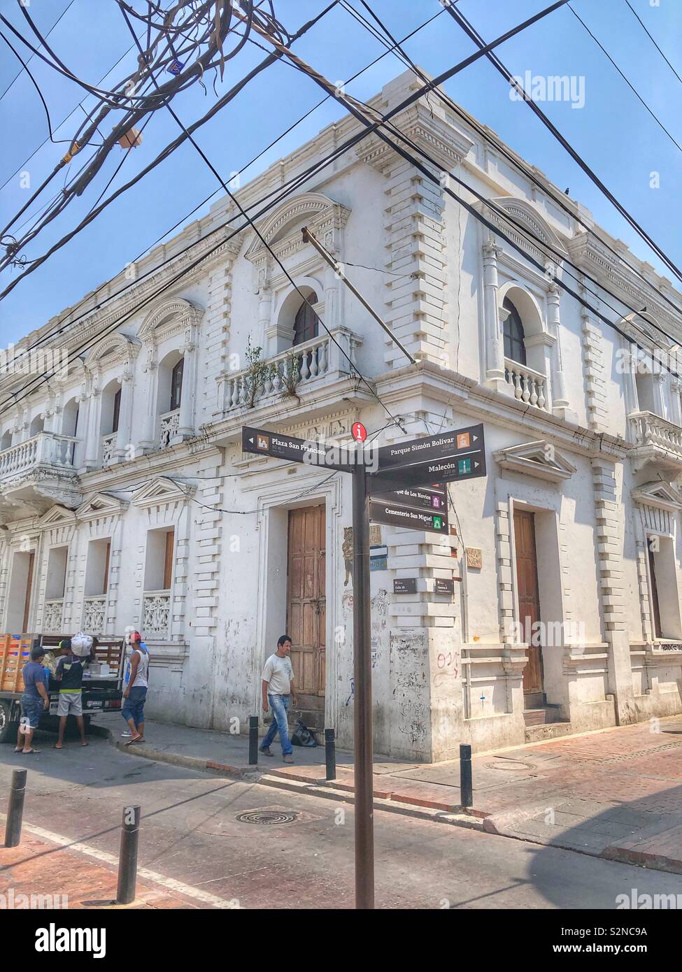 A street corner in Old Town Santa Marta, Colombia Stock Photo - Alamy