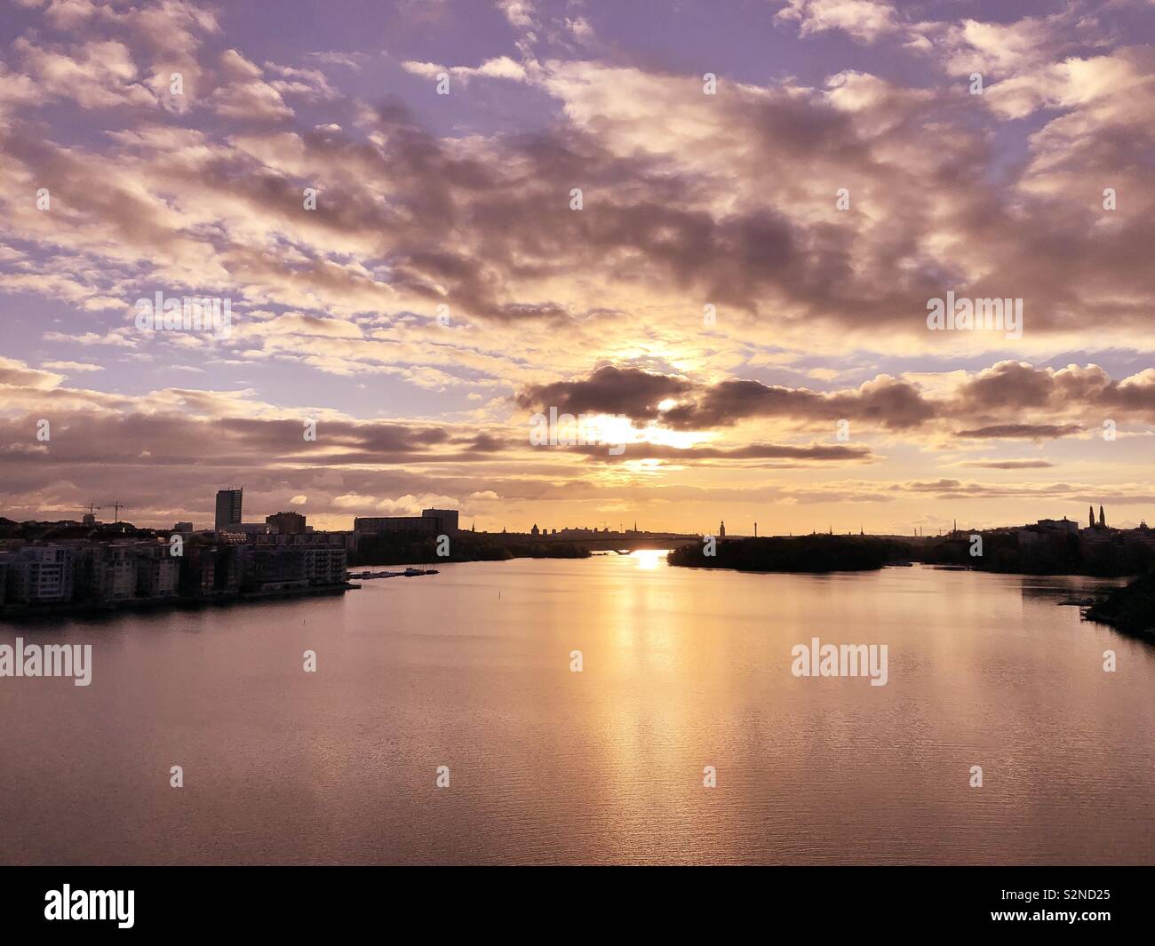 Sunrise city view hi-res stock photography and images - Alamy
