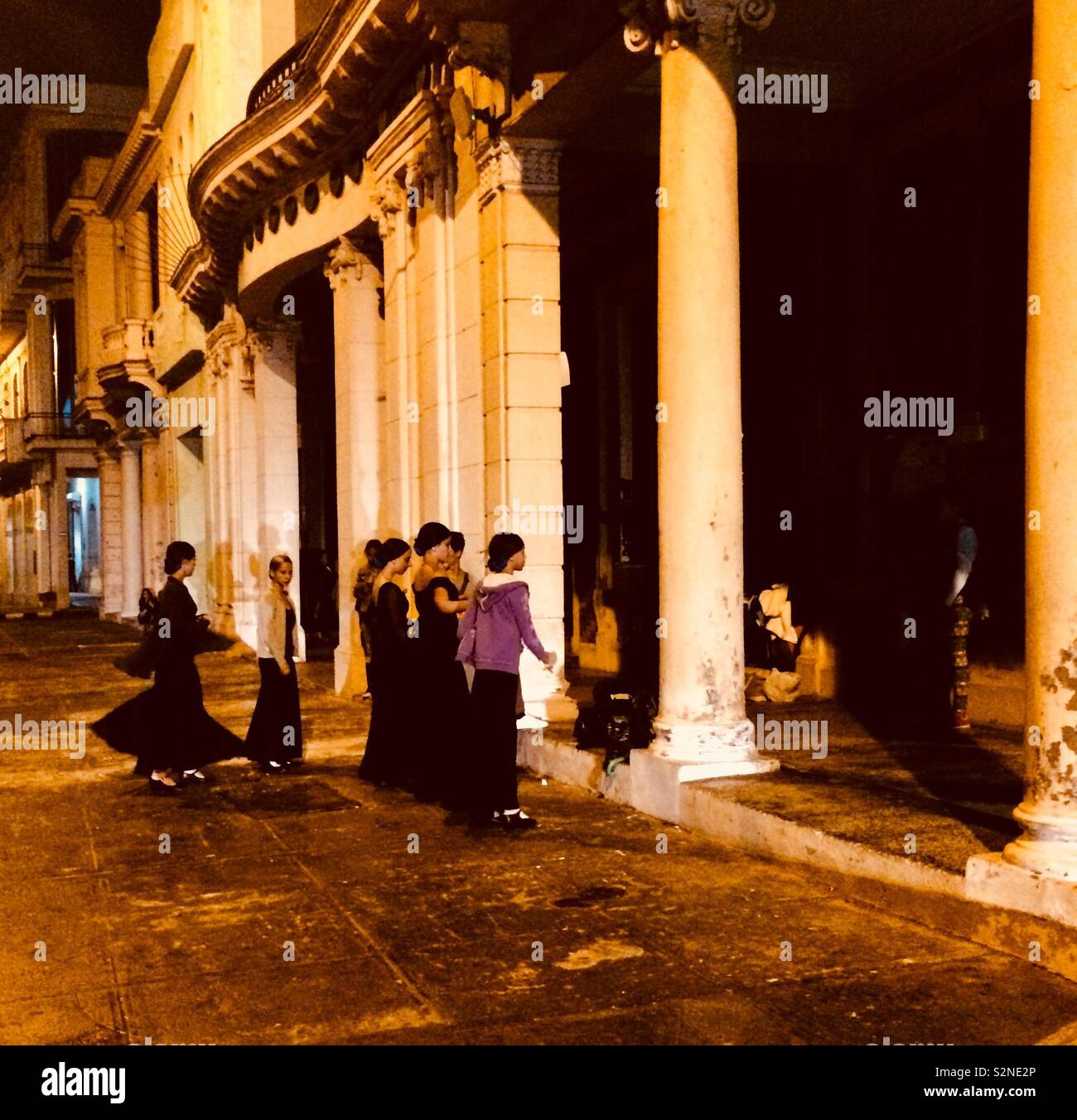 School girls cuba hi-res stock photography and images - Alamy