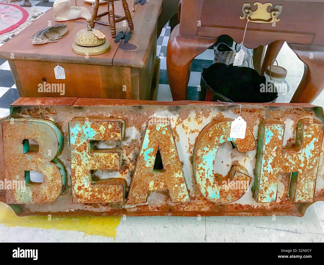 Rusted metal sign hi-res stock photography and images - Alamy