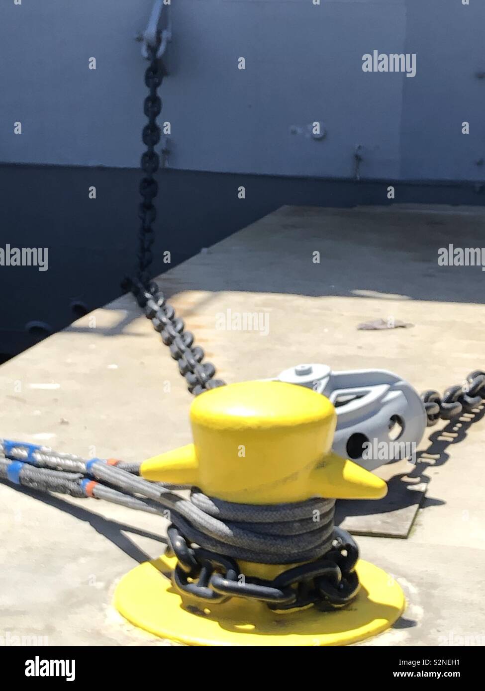 Capstan anchor hi-res stock photography and images - Alamy