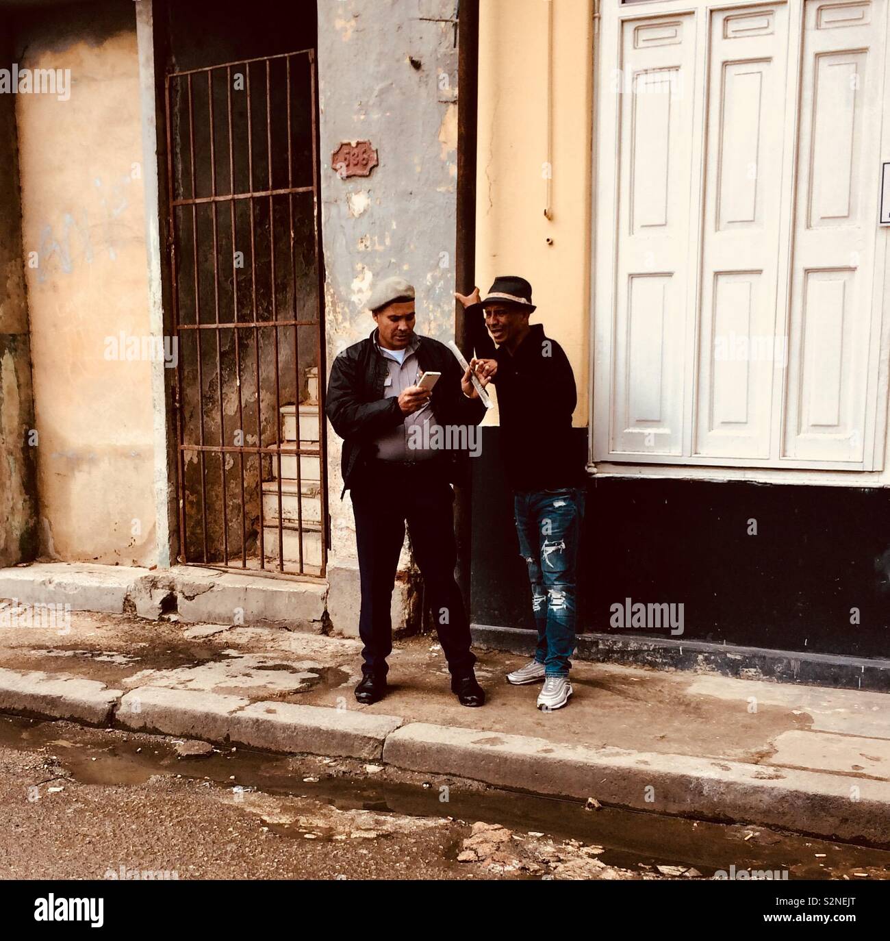 Two friends and chatting hi-res stock photography and images - Alamy