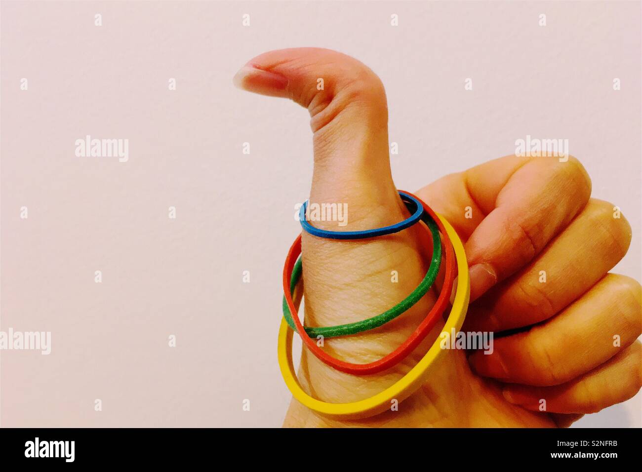 Double jointed thumb hi-res stock photography and images - Alamy