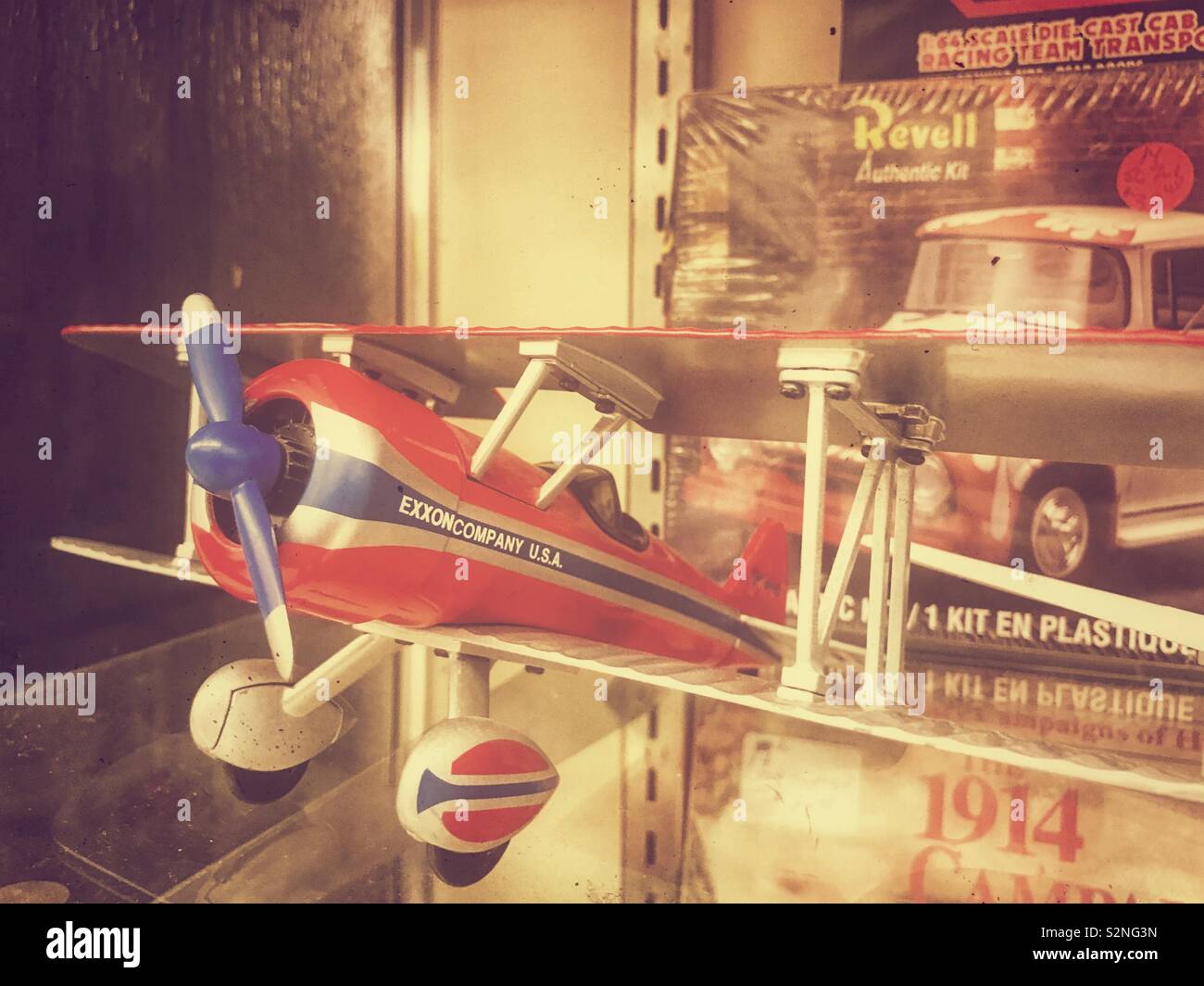 Model airplane on display at flea mall Stock Photo - Alamy