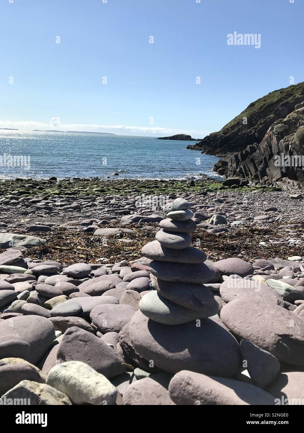 Stacked pebbles hi-res stock photography and images - Alamy